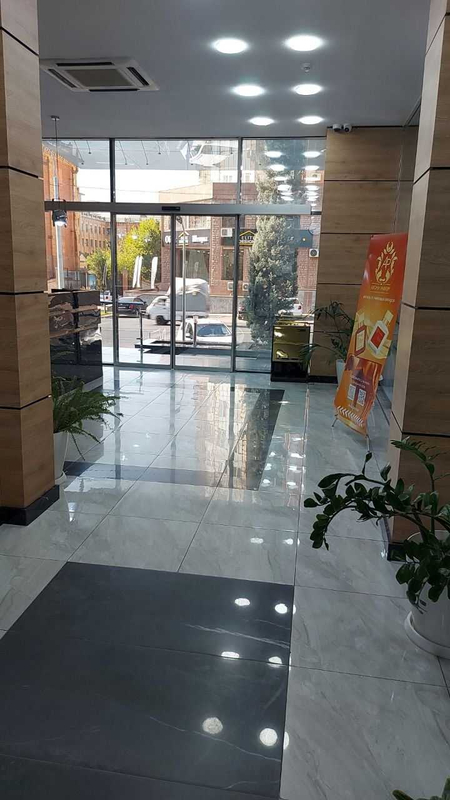 В бизнес-центре NEW LEVEL сдается в аренду 1 кабинет