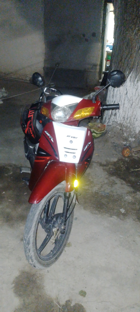 Skuter moto rvolt