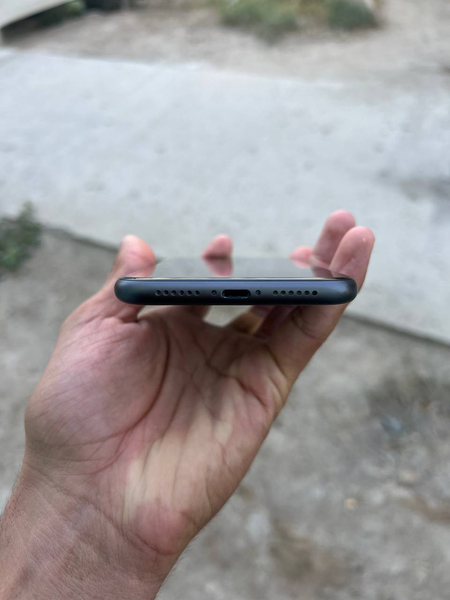 iPhone 11 sotiladi ishlashiga gap yoʻq narxi 3 mln 990 ming kelishamiz