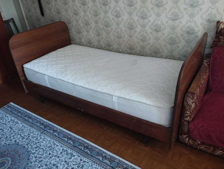 Продам кровать и диван б/у в хорошем состоянии