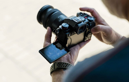 Panasonic Lumix S 5 Yengi Kamera sotiladi.