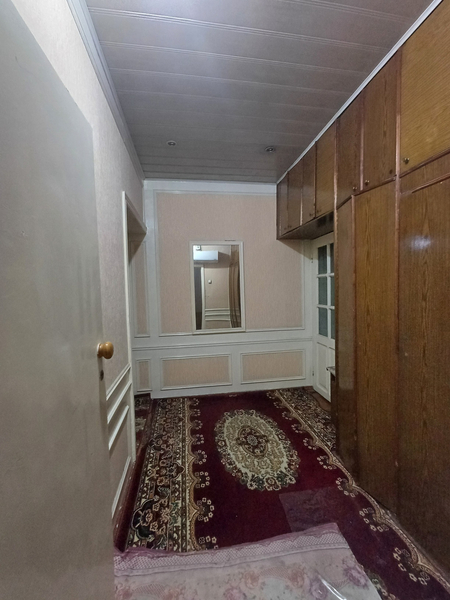 Uy sotiladi 2 xona  3 xona qilingan Yunusobod 18 kv