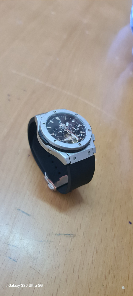 HUBLOT soati idial holatda 1 hafta kiyilgan