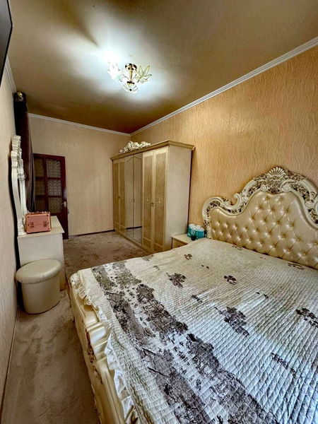 Срочно продаётся квартира Феруза ЭКО базар 4/3/4 бал 2×6 всё остаётся