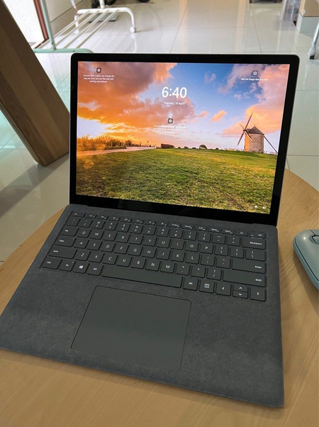 Surface Laptop 2 Alcantara edition