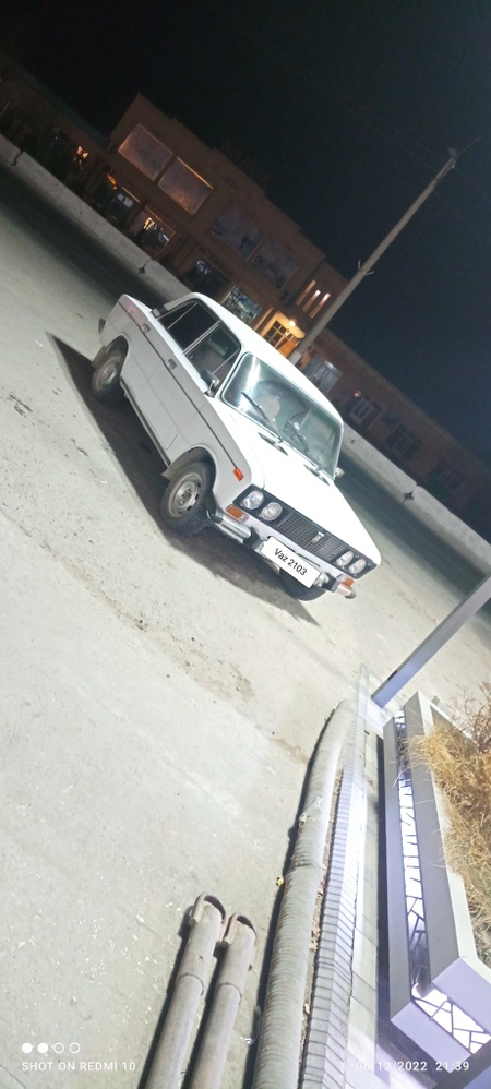 Vaz 2103 sotiladi
