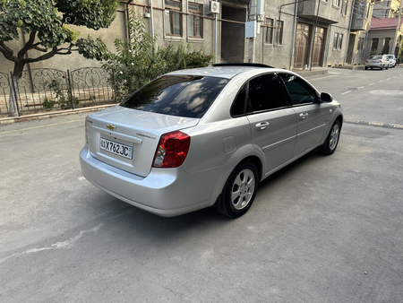 Lasetti 1.6 bezinda ideal