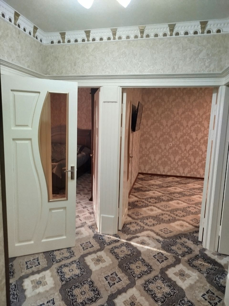 Сдаётся с мебелью 3х комнаты квартира на 3 этаже в районе Регистон