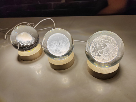 nur taratuvchi gallaktika moon light