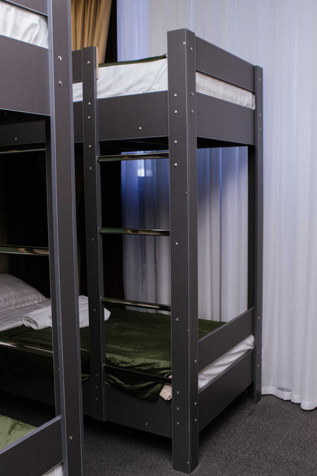 Bed & Pillow (Hostel)