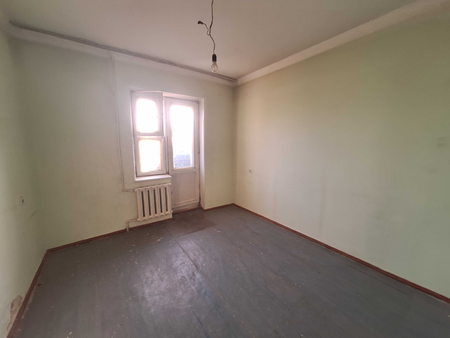 谷 130250 谷 Algoritm Guliston Kvartira sotiladi 3/3/4 70 м²
