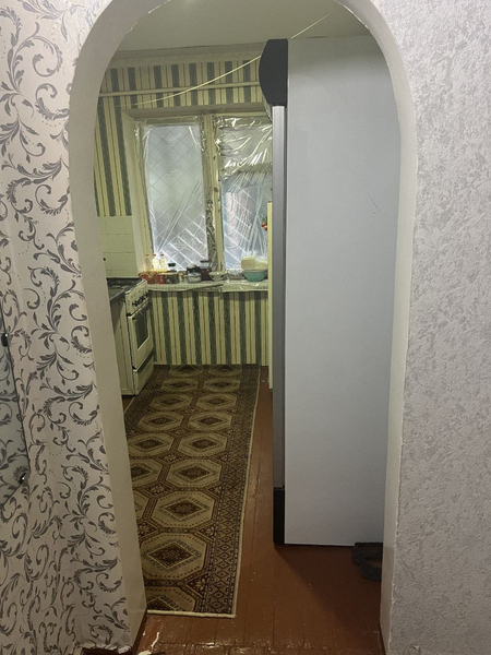 Срочно продам 1 ком кв 9мик 1 этаж 2х3 балкон улучшенной планировки