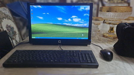 COMPAQ kampyuter ishlashi tez yaxshi (manitor ekran prasesr va mishka