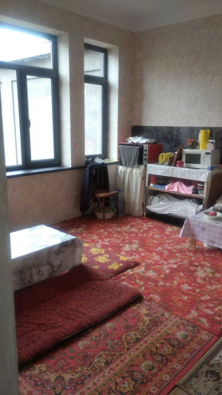 Toshkent SHahar Olmazor Tumanida Oxunboyev mahalada srochna sotiladi.