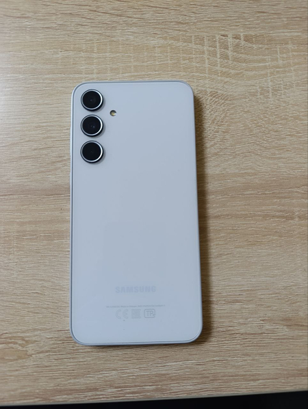 A 35 smartfon 5 G samsung \\nXotirasi 8/128 gb\\nRangi oq \\n2 oy