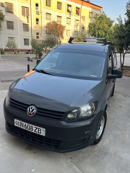 Volkswagen Caddy max gruzavoy sotiladi