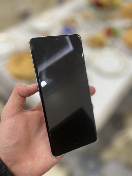 Samsung s21 ultra ideal 10/10 srochna sotilyapdi. 330$ kelishamiz