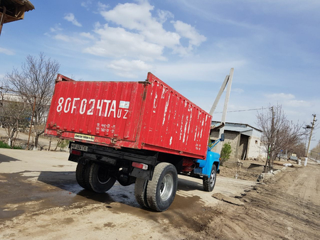 Gaz 53 moshin sotiladi