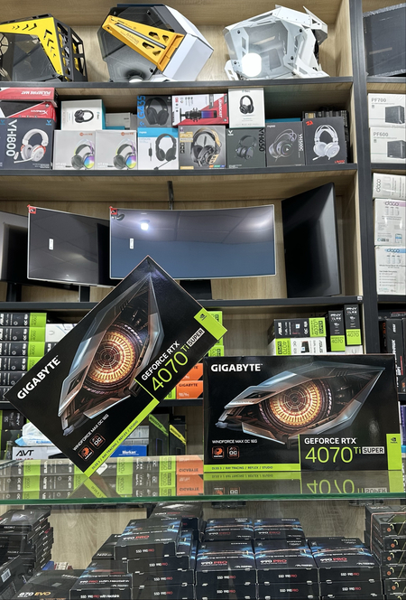 Gigabyte 4070ti Super 16gb GDDR6X!!!