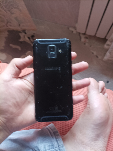 Samsung a 6 xolati ortacha aybi yoq