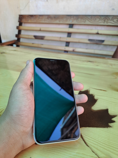 Iphone xr 128gb 79%yomks holati ideal