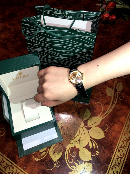 Часы:от ROLEX золотой