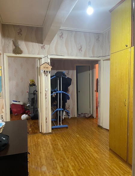 Сергели-8А  4/7/9 Балкон 2*6 Срочна Сотилади.