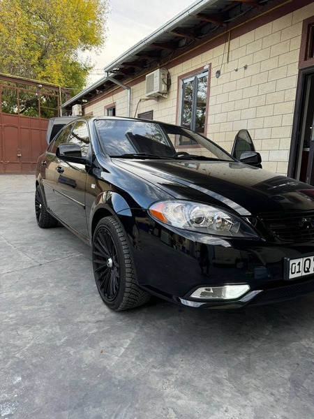 Lacetti 2  rangi qora