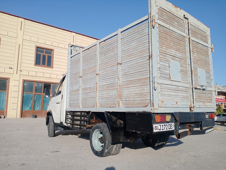 Gazel 3302 srochna sotiladi