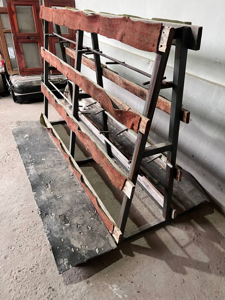 Labo peramida sotiladi