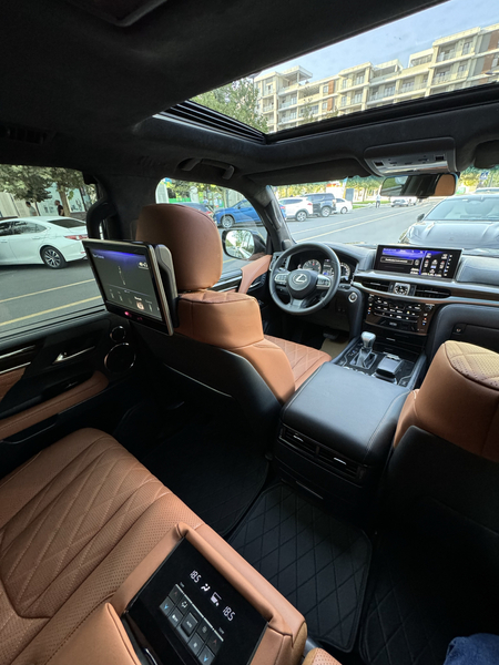 2016 Lexus LX570 