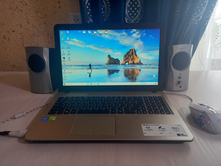 ASUS CORE i3  5 avlod noutbuk sotiladi