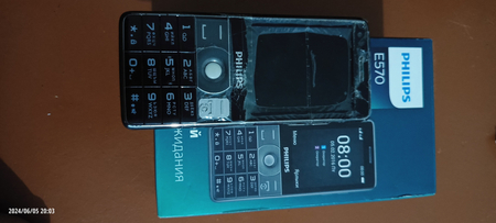 Phillips E750 NOKIA 210 телефон чотки имеи утган