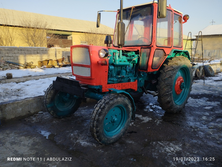 Traktor yumz sotiladi holati yahwi holda iwlab turgan tehnika rul gidr