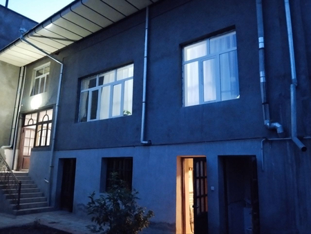 Uchtepa tum.Sakkokiy14maktab yoni 2.5sot 3xona130.000