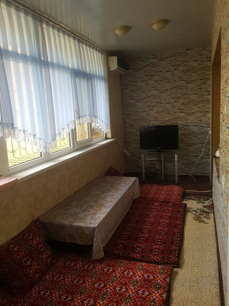 Срочно продаётся квартира 3-х комнатная в Чирчике 8 микрорайоне