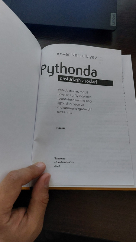 Pythonda dasturlash asoslari kitobi sotiladi.