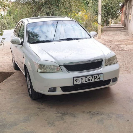 Lacetti sotiladi 2011 yil xolati yaxshi