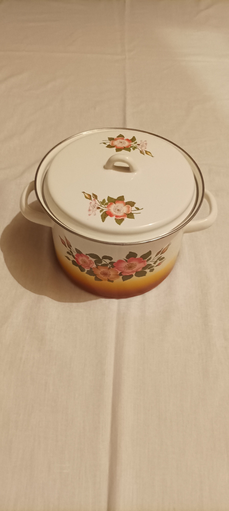 кастрюля эмалированная