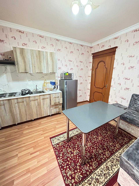 Срочно! Сдаётся 2-комнатная квартира район Юнусабад Малика базар