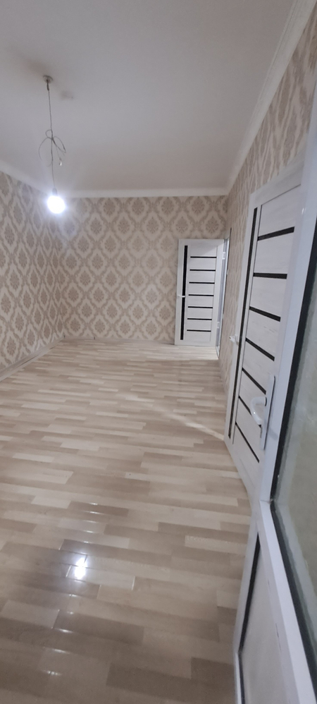 Центр,Юнусабад,прямо Метро Бадамзара,1/4/4,с ремонтом,неторец,кв.тёпла