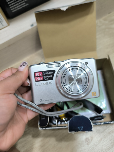 Продам цефровую фотокамеру в идеальном состоянии,пользовались мало