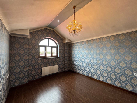 ПродатсяЕвро дом Ор-р: Мевазор махалля 350м2
