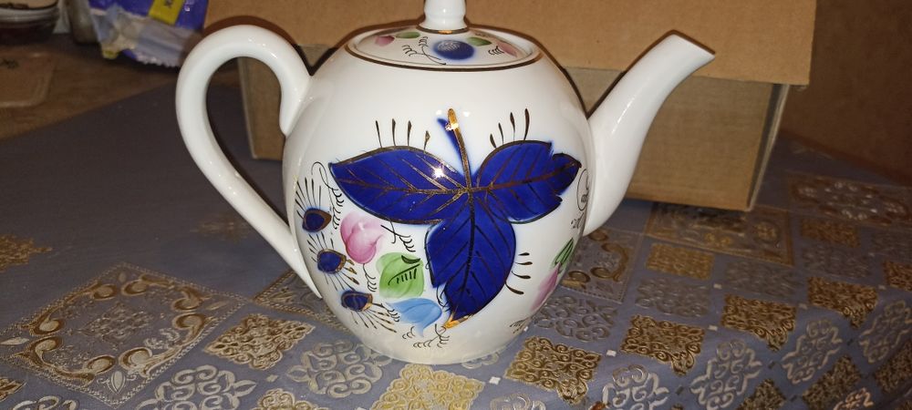 Продаю советский заварочный чайник
