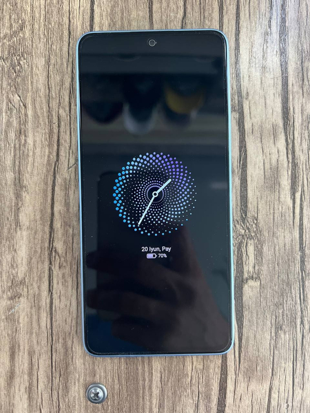 Sotiladi redmi note13