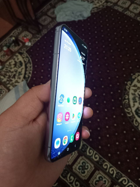 Samsung S22 8/128 2 sim