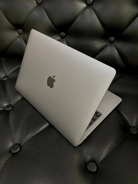 Apple MacBook Pro M1 8/256GB 2020 года в идеальном состоянии