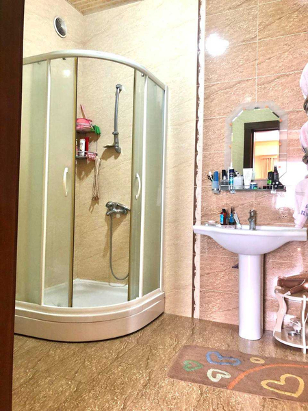 На Чехова ойбек 158м2 огромная трешка SALE срочно!`