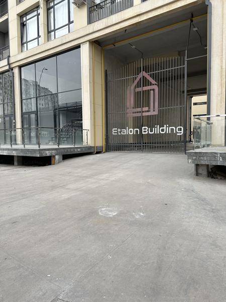 Яккасарай Сити молл  Etalon Building Братский магилы