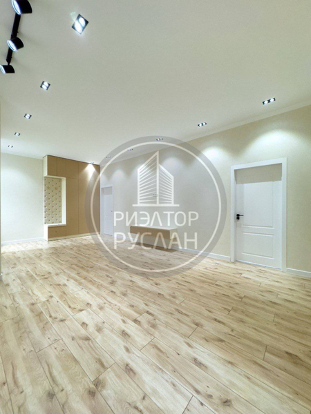 3/2/5 Буюк Ипак Йули 70m² Циолковский Кирпич Новостройка